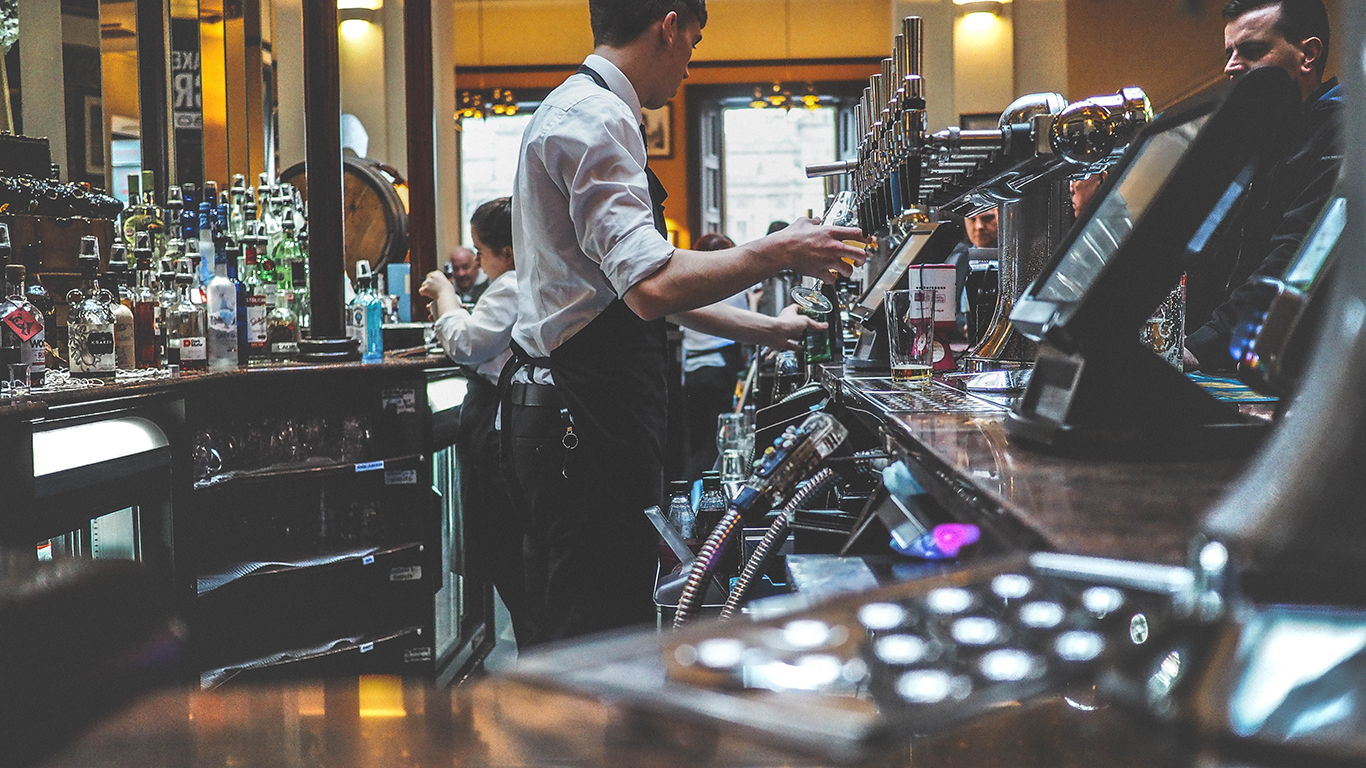 Jobs for Students: Best Restaurant Roles for Career Growth